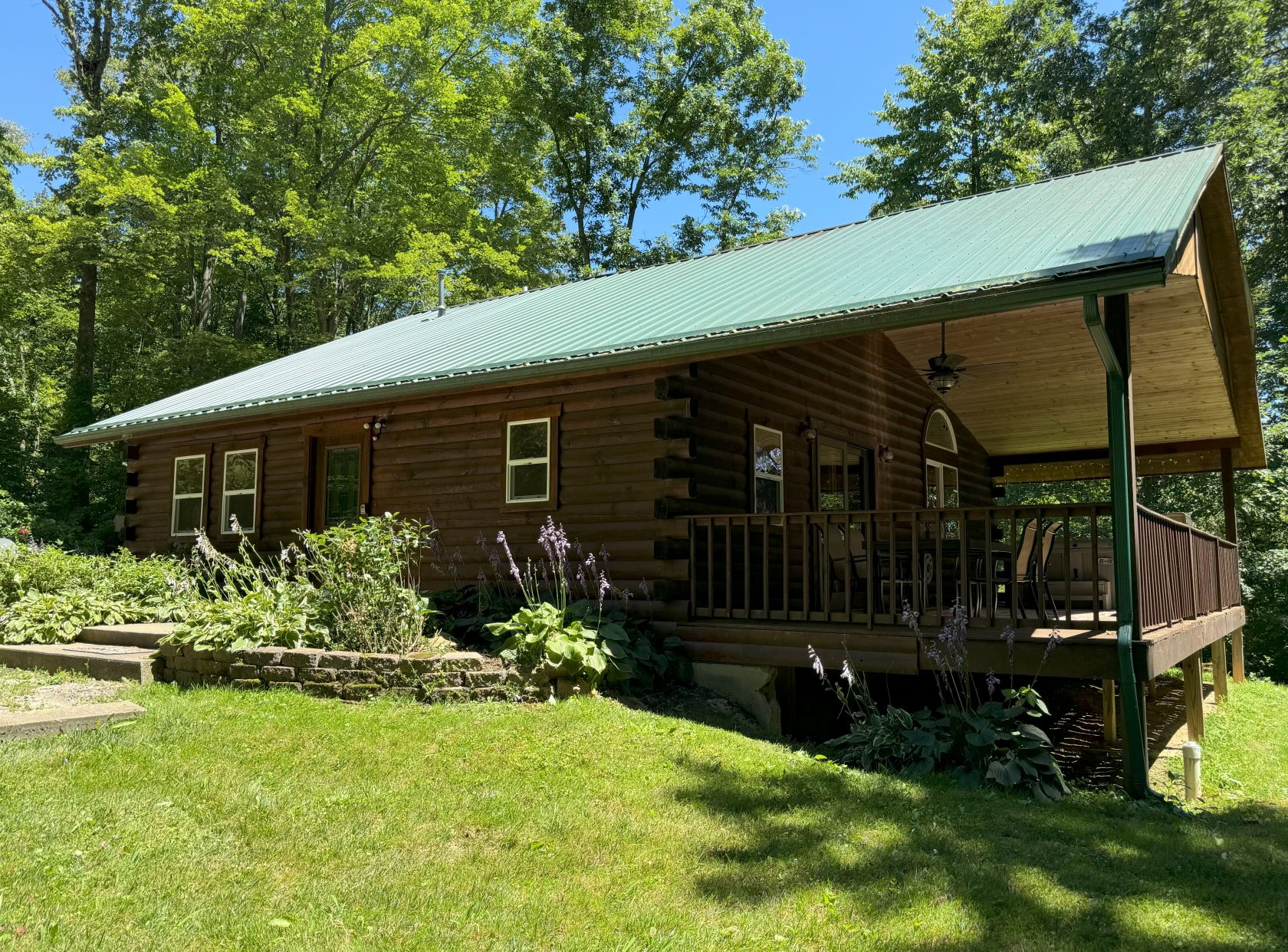Forest Edge Cabin - 1st Choice Lodging Company