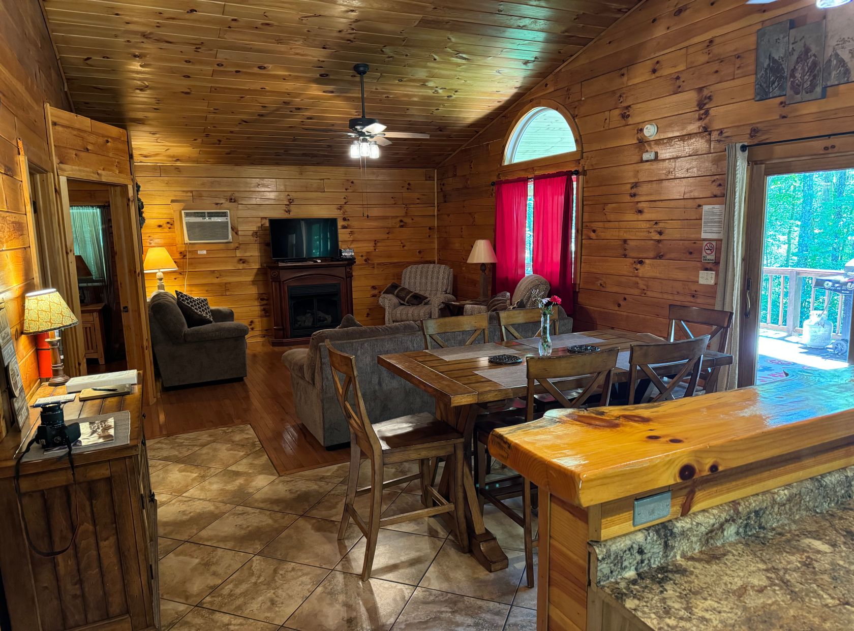 Forest Edge Cabin - 1st Choice Lodging Company