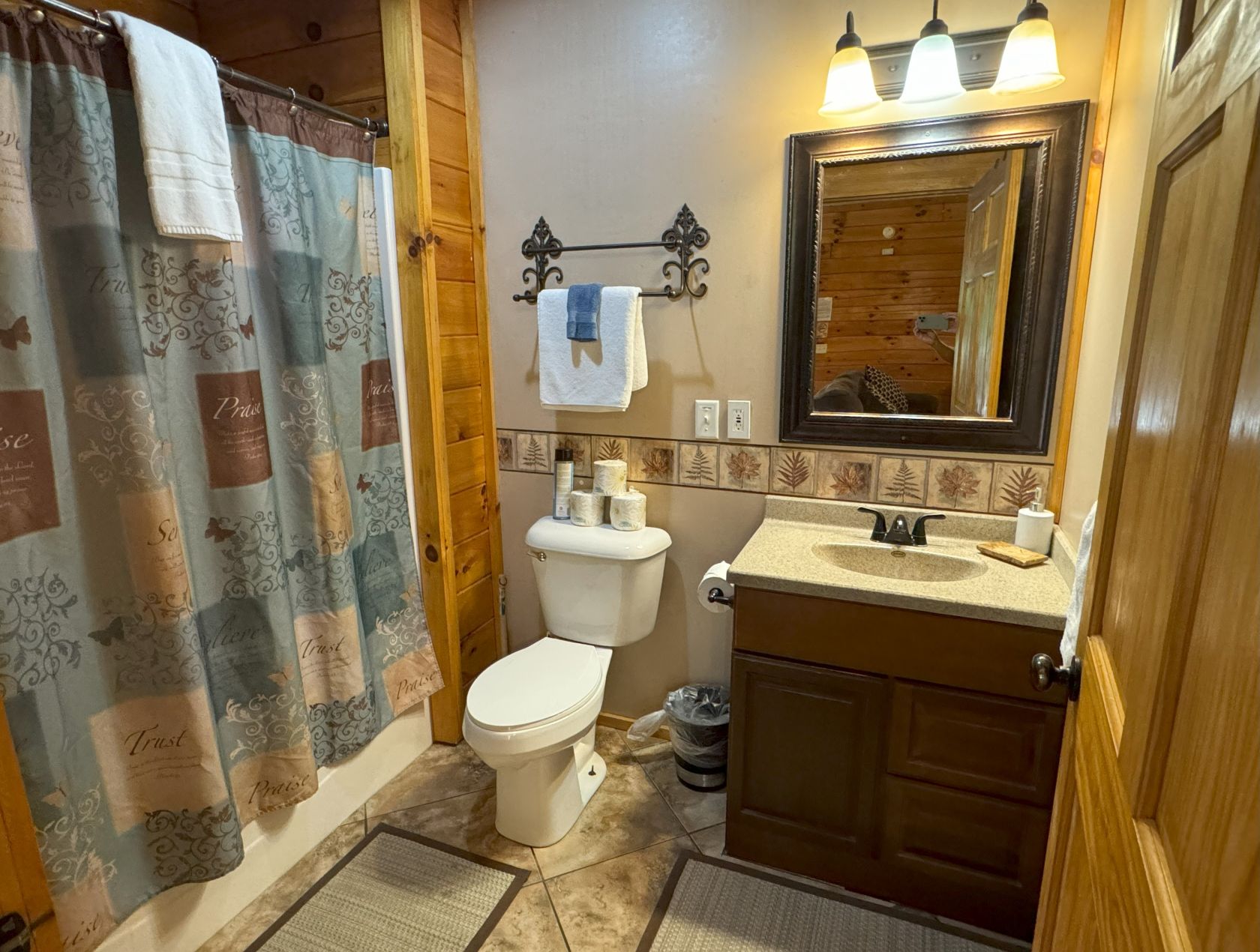 Forest Edge Cabin - 1st Choice Lodging Company